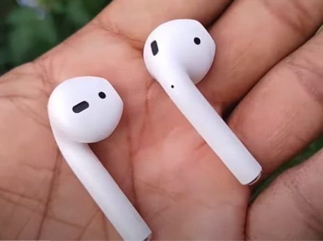 Why is My AirPod Volume So Low in One Ear? - Tech Review